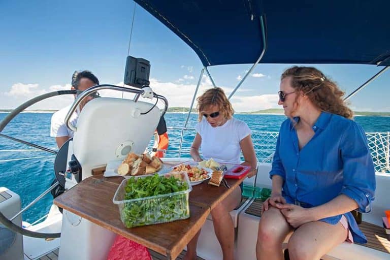 Best Boat Snacks To Take to the Lake (20 Ideas) - Outdoor Motives